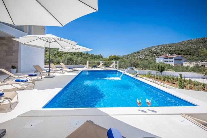 Villa Hileja Near Trogir And Split - Croatie
