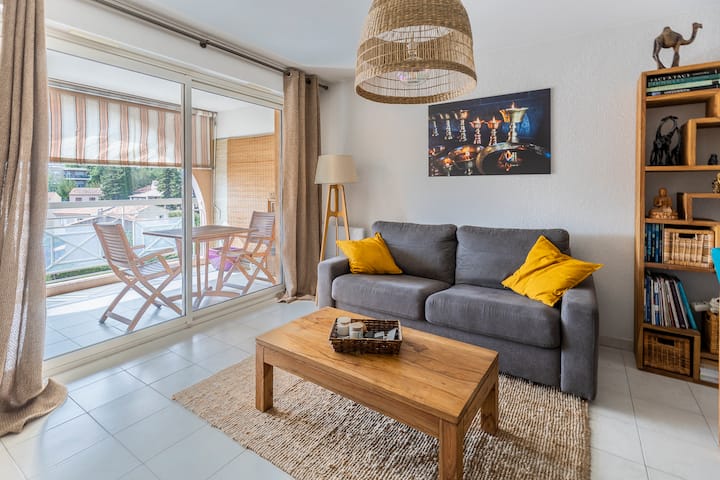 Charmant T2 De 38 M² Climatisé
1 Lit Double - Fréjus