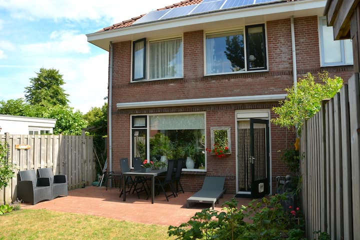 Ruim Familiehuis Bij Strand - Katwijk aan Zee