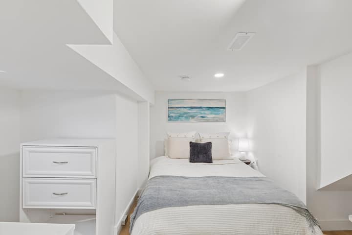Delightful 1 Bed In Little Italy - Toronto