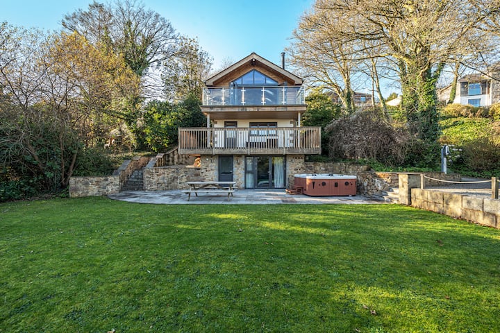 A Romantic Alpine-inspired Retreat - St Ives