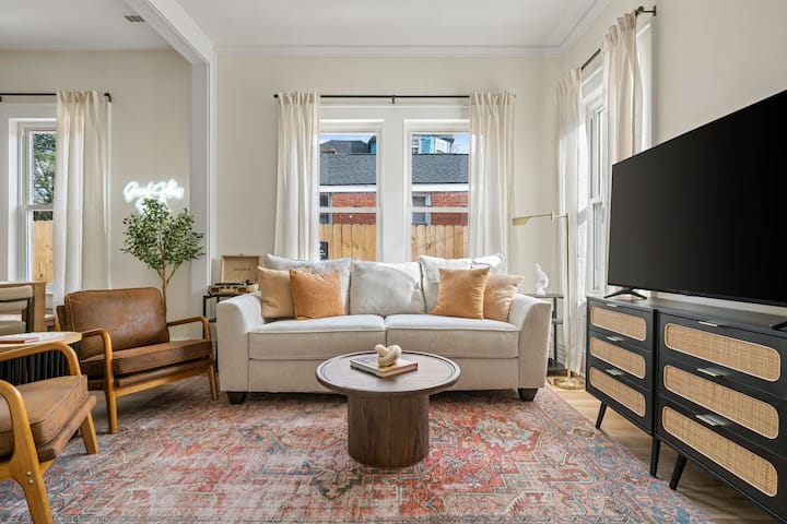 7 Br Triplex - Newly Renovated! Close To Downtown - South Carolina