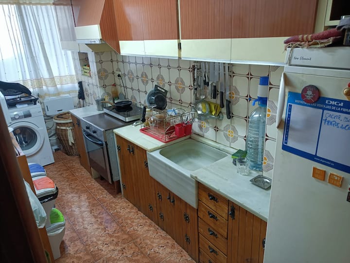 Habitación, Cama, Baño Y Cocina - Alboraya
