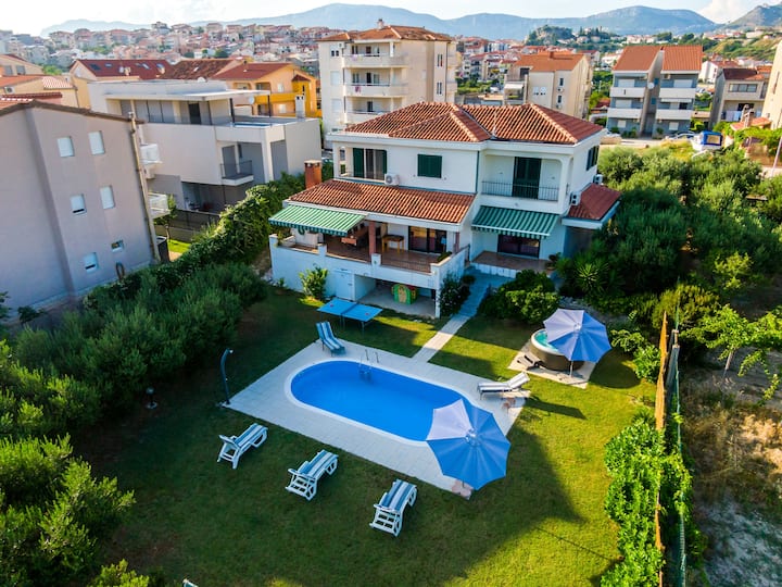 Holiday Villa With Pool & Jacuzzi - Croatia