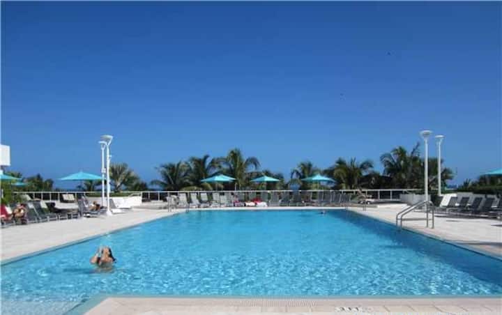 Decoplage # 805 Great Studio - Miami Beach, FL