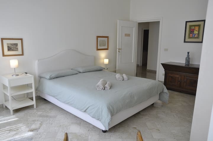 Piccinni House_ Madia Shared Bath - Bari