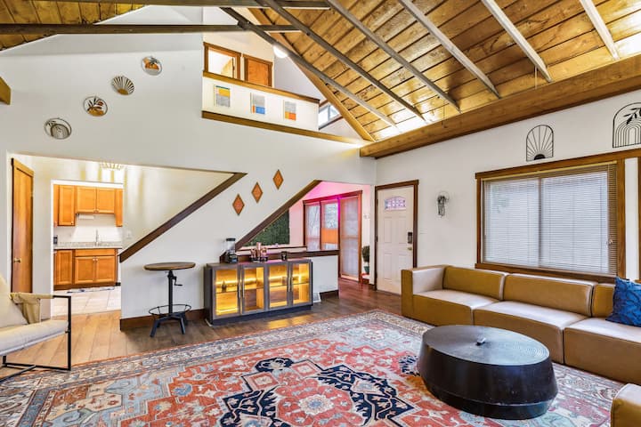 Redwood Retreat-roofdeck/gameroom/walk To Downtown - 克里夫蘭