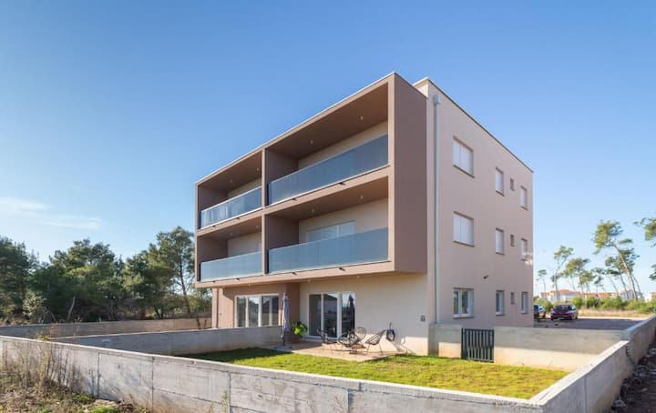 Modern Apartment Helena Near The Beach - Privlaka