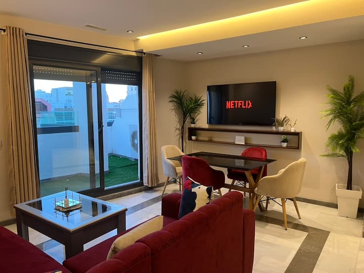 Marina Bay Terrace Apartment - タンジェ