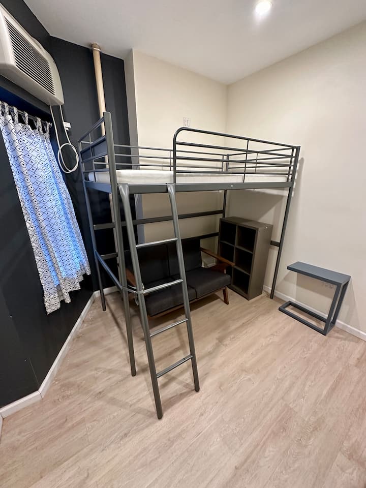 Tiny Shared Bath Private Studio Times Square #403 - Queens, NY