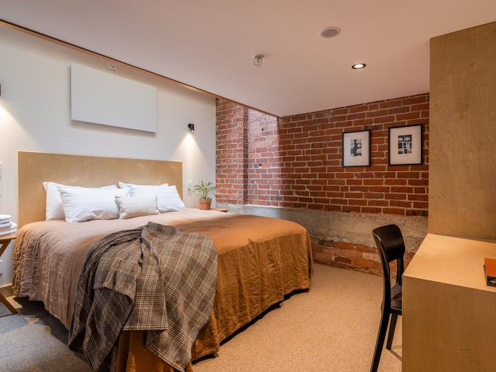 2 Bedroom Family Apartment - Dunedin