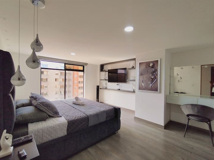 Secure, View, Elevator, Full Ac, Tvs, Spacious - Medellín