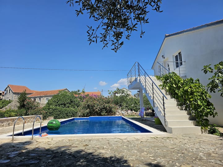 1bd Apartment With Living Area & Pool In Hvar - Stari Grad
