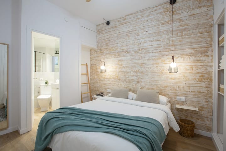 ´Vicens Gem´ Private Patio Wi-fi 600mb  In Gracia - Barcelona