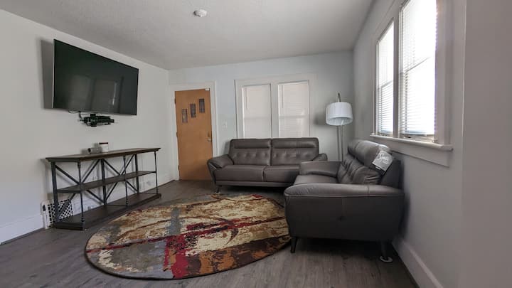 Cozy, Quiet Home Near I 94 - Jackson, MI