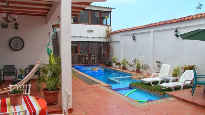 Beautiful Vacation Home On The Beach. (22 People) - Punta Blanca