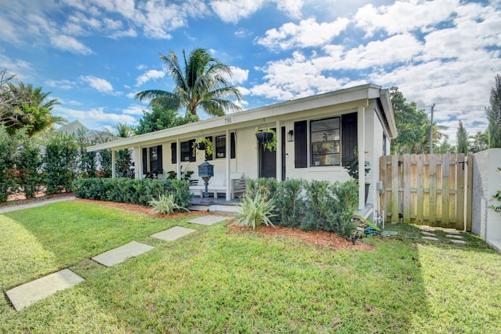 Black Flamingo: Clean/dntn 1 Mi./fenced/near Beach - West Palm Beach, FL