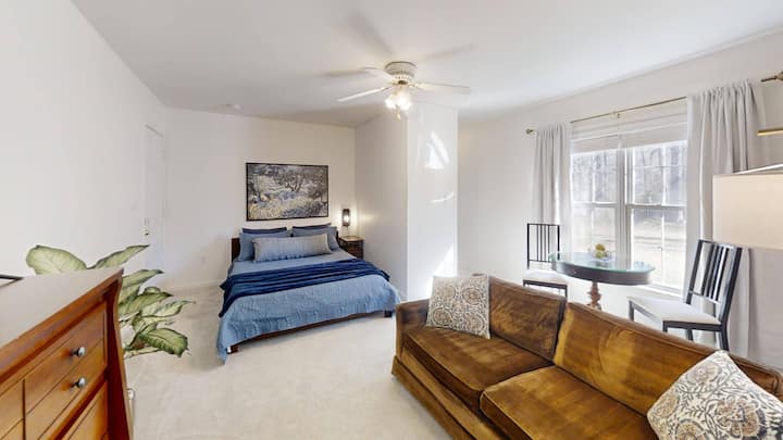 Near Downtown Durham, 
Duke University & Hospital - Hillsborough, NC