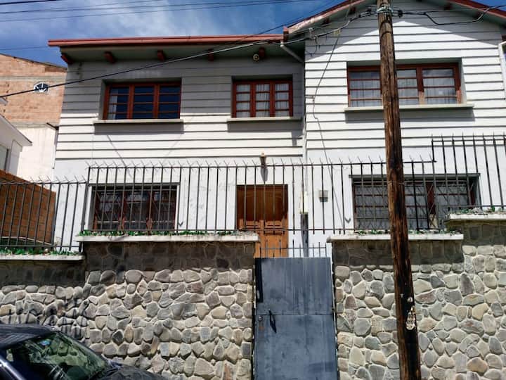 Amplia Casa En San Jorge - La Paz