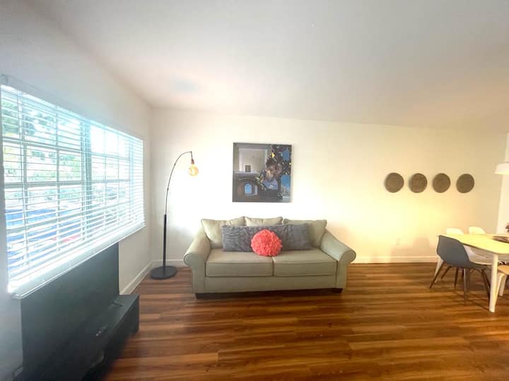 2 Bedroom Apt Free Parking In Little Havana - Coral Gables, FL