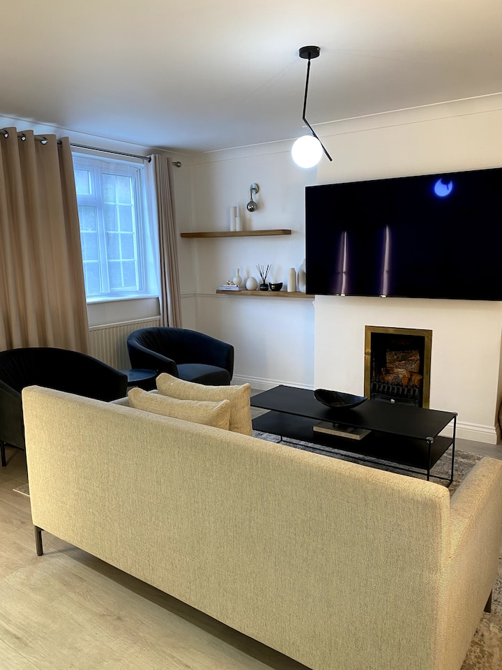 Luxury 2-bed Apartment With Parking & Garden - Barnet