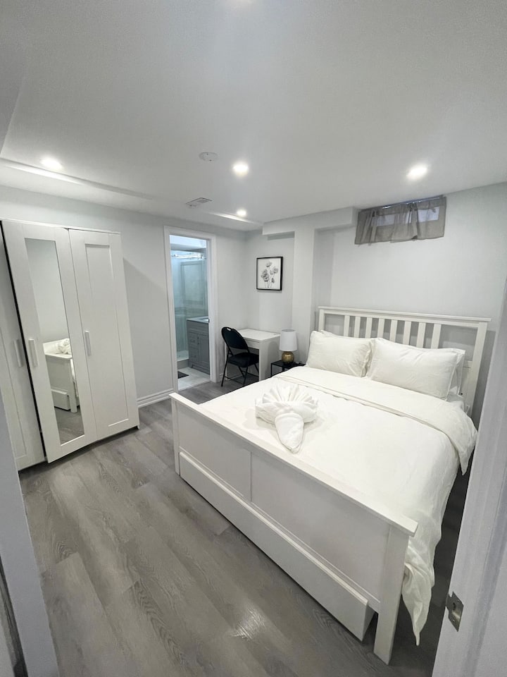 Contemporary & Cozy Bedroom W/bathroom(#1) - 布蘭普頓