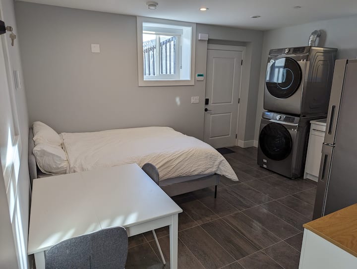 Cozy Studio In Hastings-sunrise - Vancouver