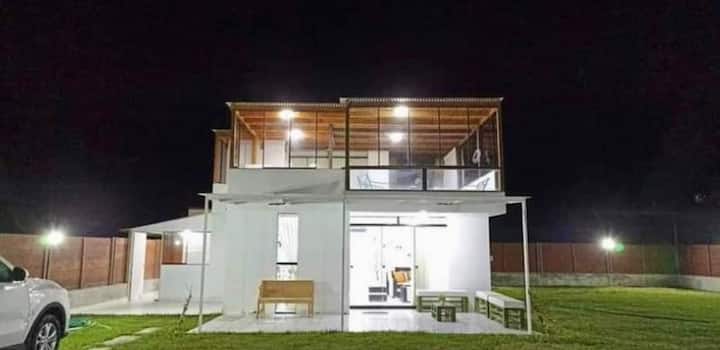 Casa De Campo En Cerro Azul Lima-perú - Quilmaná