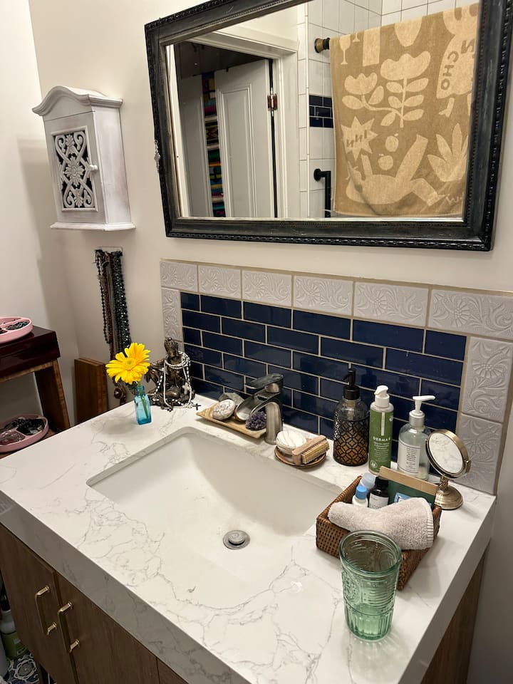 Cozy, Accessible/private/downtown Fun Steps Away! - Californië