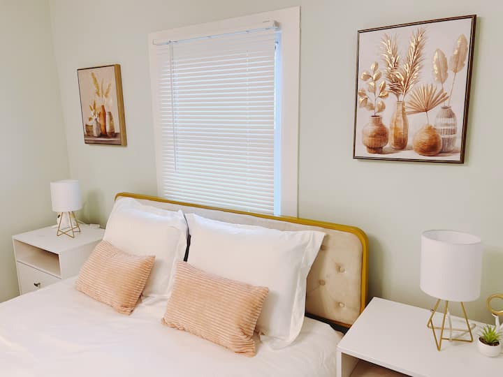 Lovely 1br | 10 Mins To Downtown | Pets Friendly - Savannah, GA