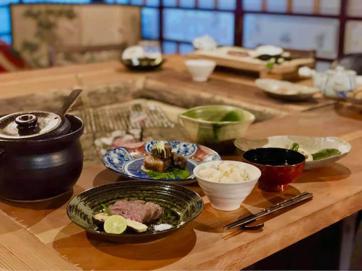 囲炉裏焼きディナーを楽しむ古民家大人旅 - Ina