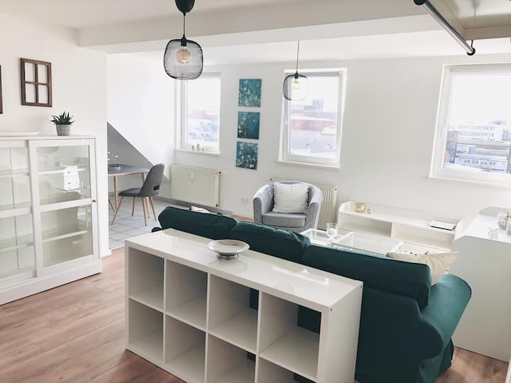Möblierte 3 Zimmerwohnung, Dachgeschoss Nr.18 - Darmstadt