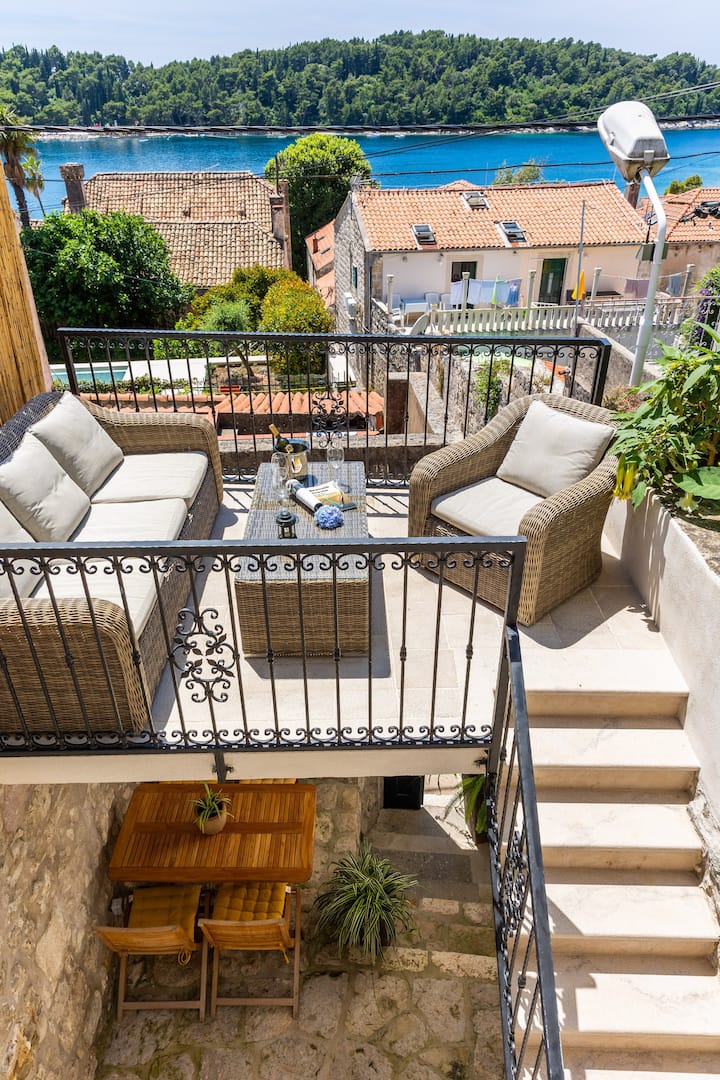 Cozy Stone House With Lovely View In The Centre - Cavtat