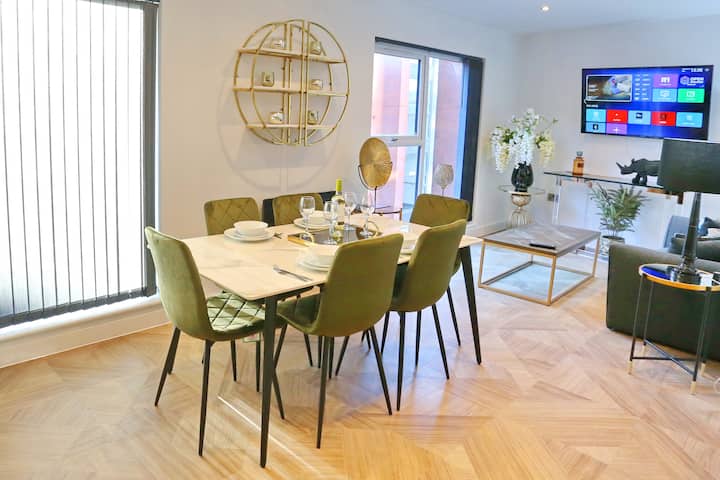 Stunning Split Floor Flat By Manchester Victoria - Mánchester