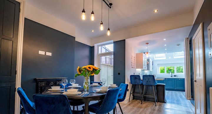 Exquisite Renovation In Central Location - Hereford