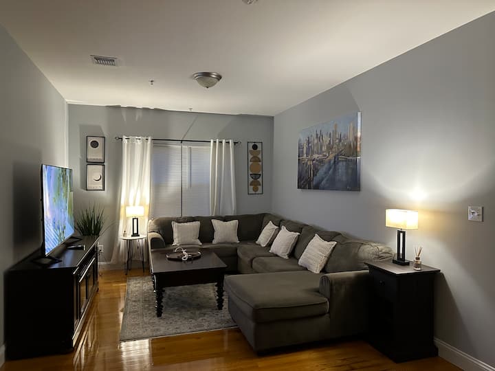 10 Min To Metlife | 15 Min Nyc | Free Parking - Union City, NJ