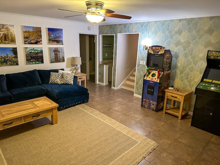 Epic Escape W/ Pool! - Tulsa, OK