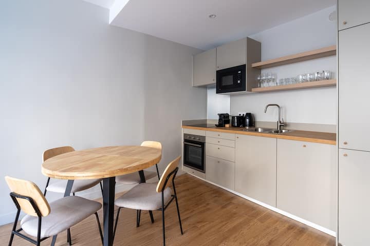 Beautiful Minimalist 1bd Apartment Near Montmartre - Parigi