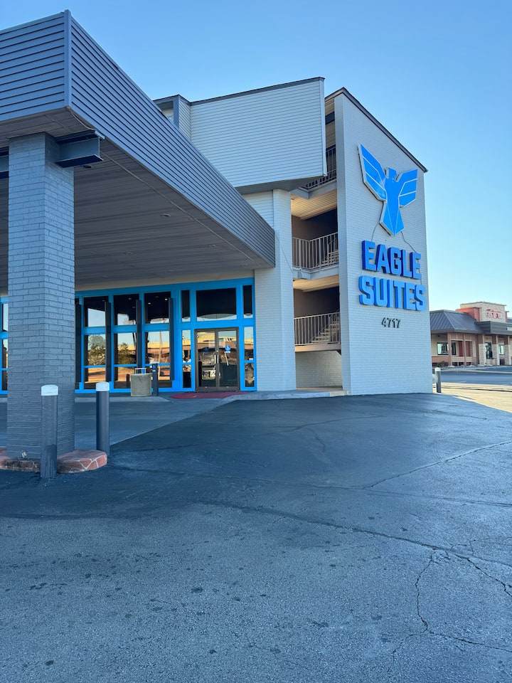 Eagle Suites Weekly & Monthly - Tulsa