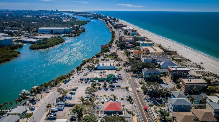 Aqua Beach Suite - Indian Rocks Beach, FL
