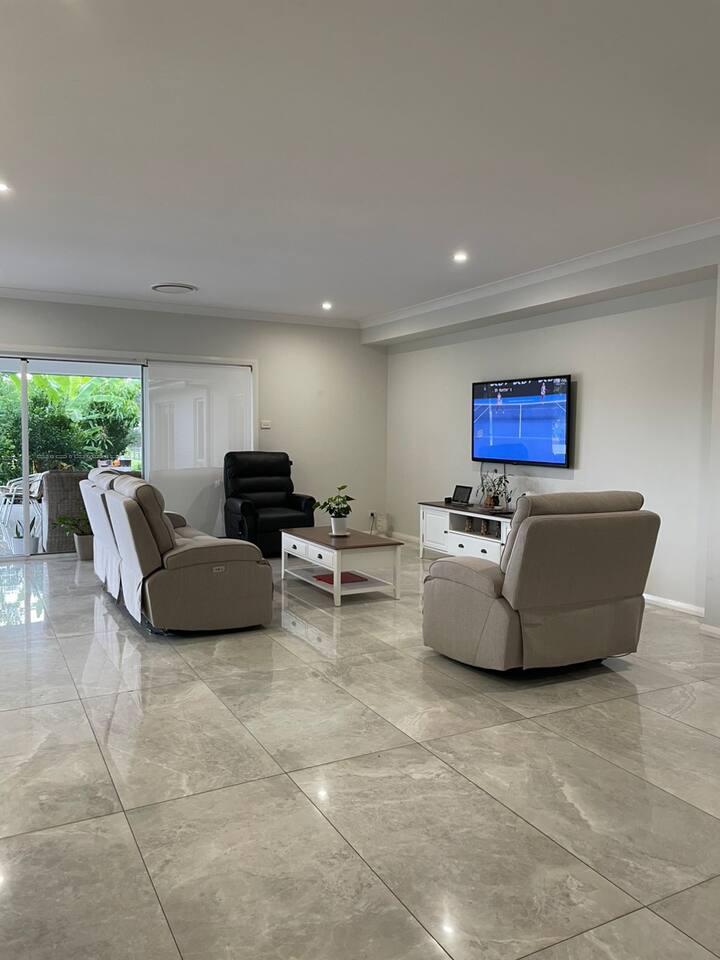 Staycation At Luddenham - Kingswood