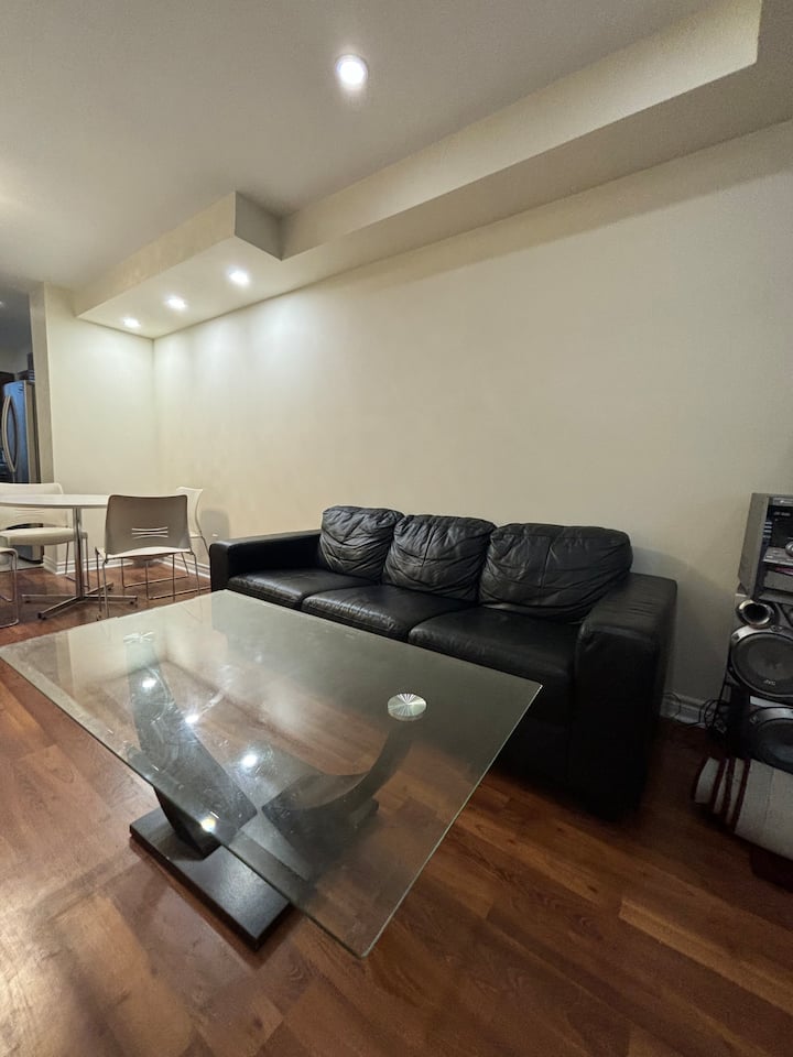 Townhouse In Toronto - Pickering