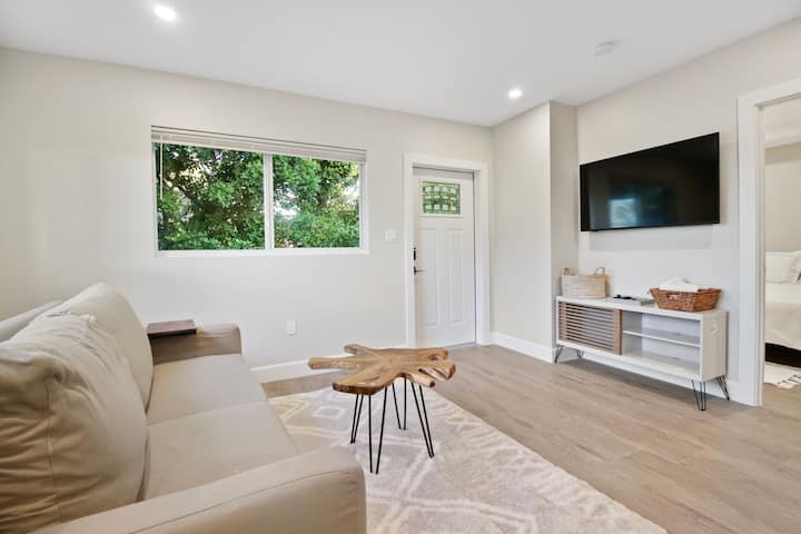 Deerfield Beach Bungalow Unit 4 - Deerfield Beach, FL