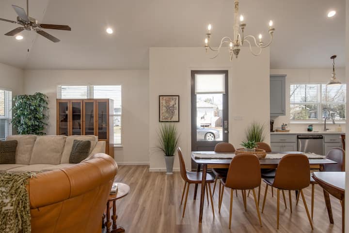 Vermilion Sanctuary 2 Blocks From Downtown - Lafayette