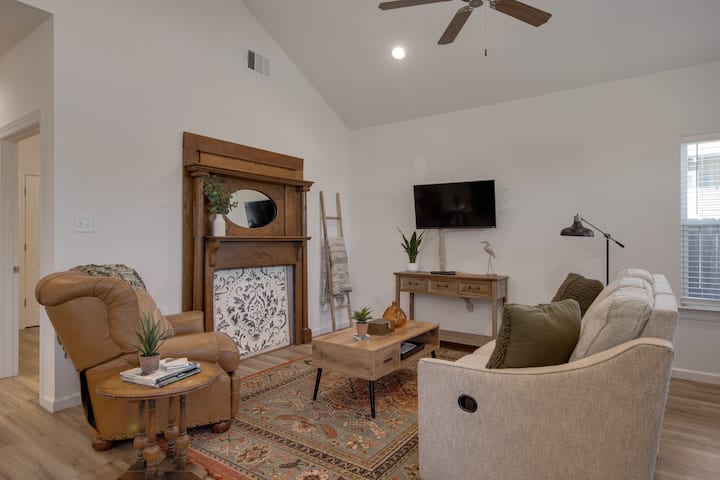 Freetown Farmhouse | Modern 3br W/big Kitchen - 루이지애나