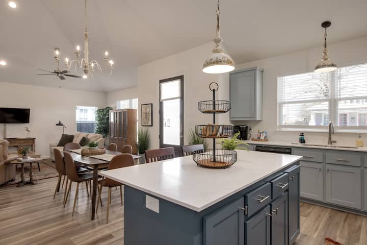 Freetown Farmhouse | Modern 3br W/big Kitchen - 라피엣