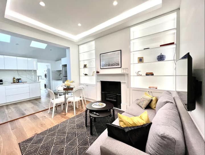 Charming Terrace In Downtown :Next Central Station - Surry Hills