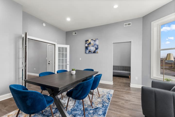 Beautiful 3 Bedroom Oasis - Fernwood - Chicago