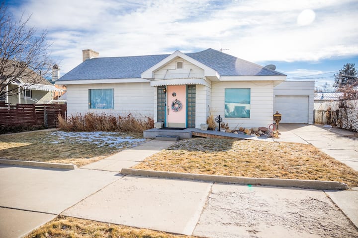 Welcome To Our Little Valley House. - Vernal, UT