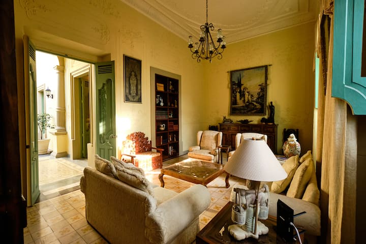 Historic Casa Del Medallón - Mexico